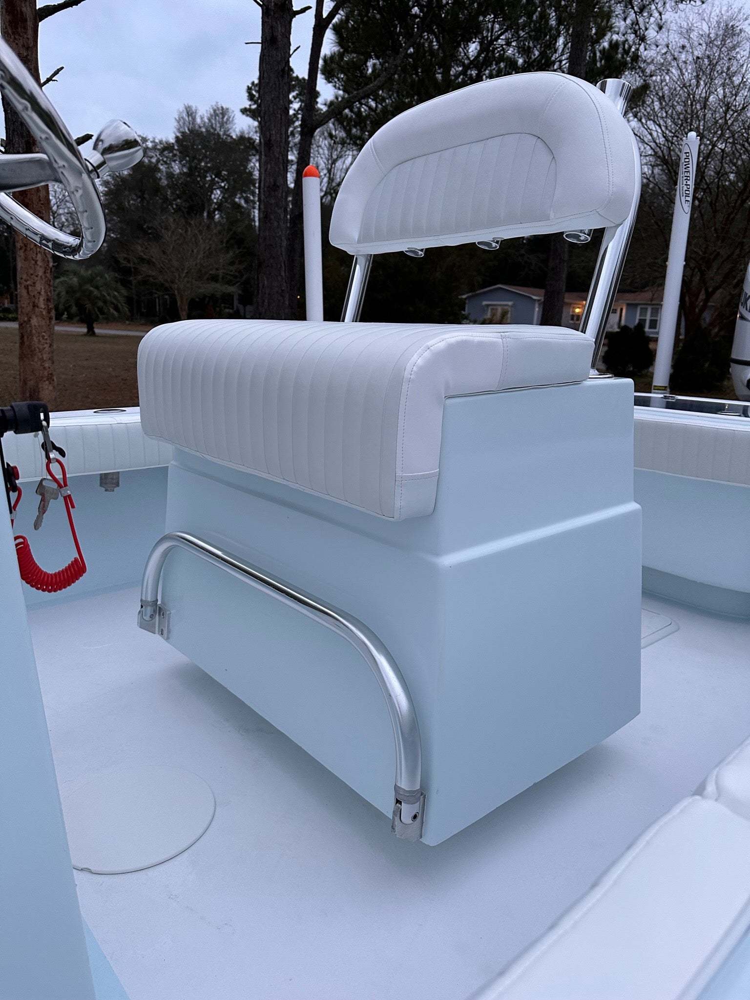 boat single leaning post